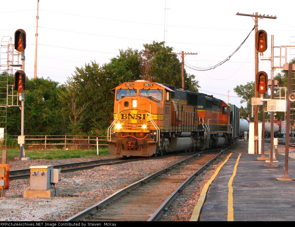 BNSF 9875